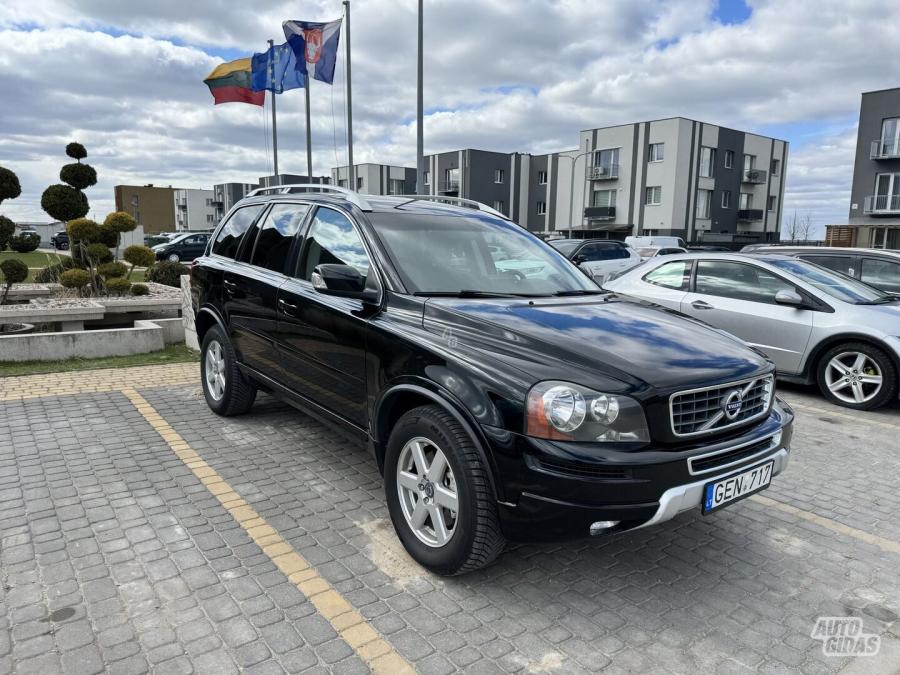 Black Volvo XC90 2013 in Kaunas, with an engine capacity of 2.40 L and mileage of 328 thousand km for 7999 €, photo 4 on AUTOMOTO.COM.LV
