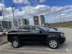 Black Volvo XC90 2013 in Kaunas, with an engine capacity of 2.40 L and mileage of 328 thousand km for 7999 €, photo 5 on AUTOMOTO.COM.LV