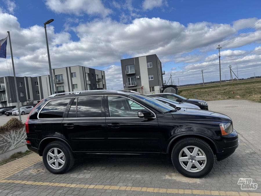 Black Volvo XC90 2013 in Kaunas, with an engine capacity of 2.40 L and mileage of 328 thousand km for 7999 €, photo 5 on AUTOMOTO.COM.LV