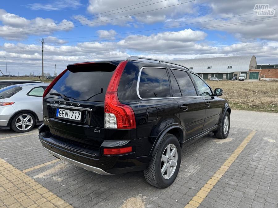 Black Volvo XC90 2013 in Kaunas, with an engine capacity of 2.40 L and mileage of 328 thousand km for 7999 €, photo 6 on AUTOMOTO.COM.LV