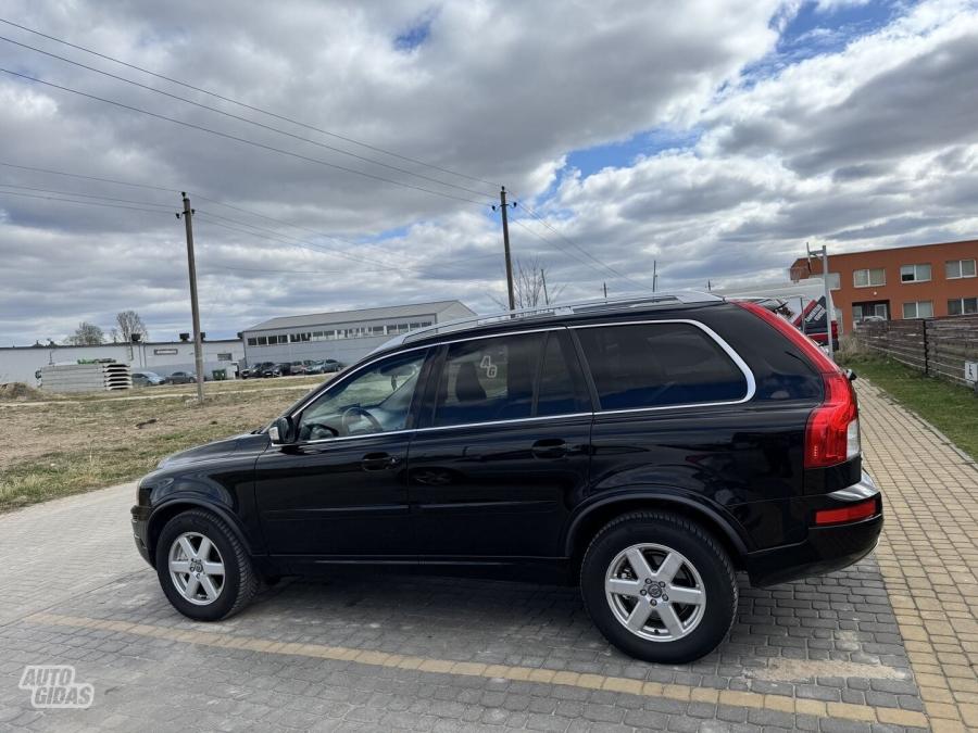 Black Volvo XC90 2013 in Kaunas, with an engine capacity of 2.40 L and mileage of 328 thousand km for 7999 €, photo 9 on AUTOMOTO.COM.LV