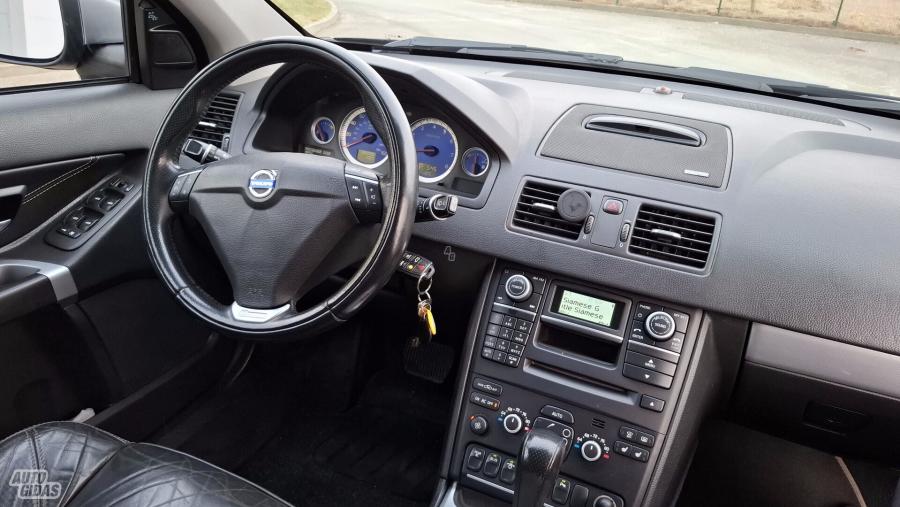 Black Volvo XC90 2013 in Klaipeda, with an engine capacity of 3.20 L and mileage of 302 thousand km for 9500 €, photo 9 on AUTOMOTO.COM.LV