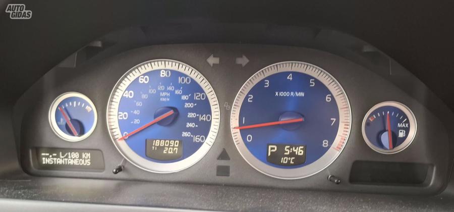Black Volvo XC90 2013 in Klaipeda, with an engine capacity of 3.20 L and mileage of 302 thousand km for 9500 €, photo 10 on AUTOMOTO.COM.LV