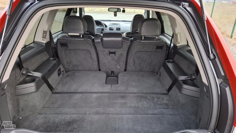 Black Volvo XC90 2013 in Klaipeda, with an engine capacity of 3.20 L and mileage of 302 thousand km for 9500 €, photo 13 on AUTOMOTO.COM.LV