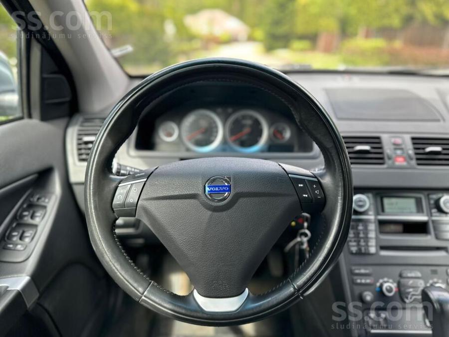 Melns Volvo XC90 2013 Rīga, ar dzinēja tilpumu 2.40 L un nobraukumu 326 tūkst. km par 10950 €, foto 12 vietnē AUTOMOTO.COM.LV