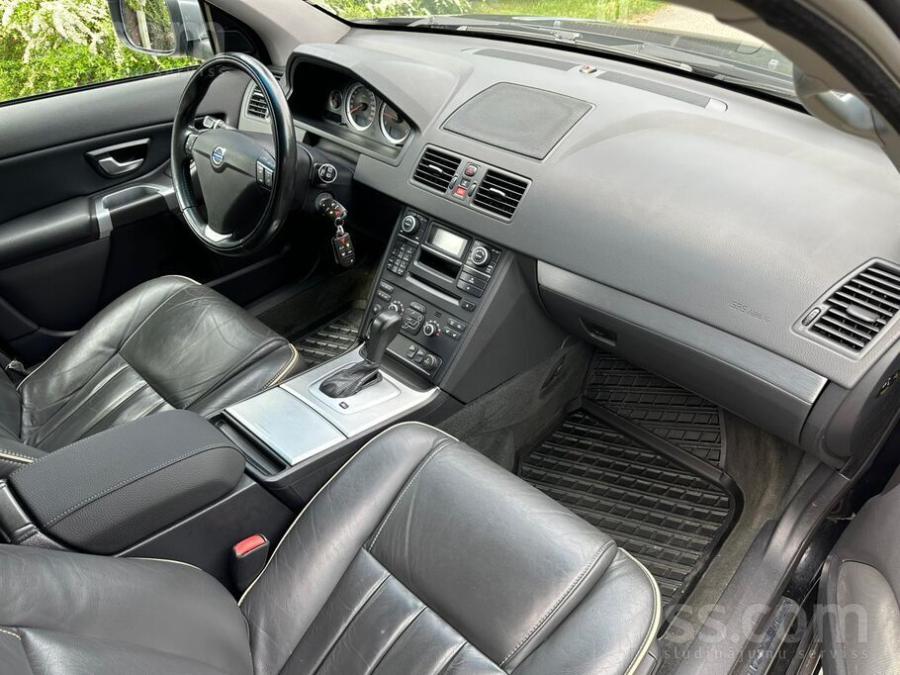 Melns Volvo XC90 2013 Rīga, ar dzinēja tilpumu 2.40 L un nobraukumu 326 tūkst. km par 10950 €, foto 19 vietnē AUTOMOTO.COM.LV