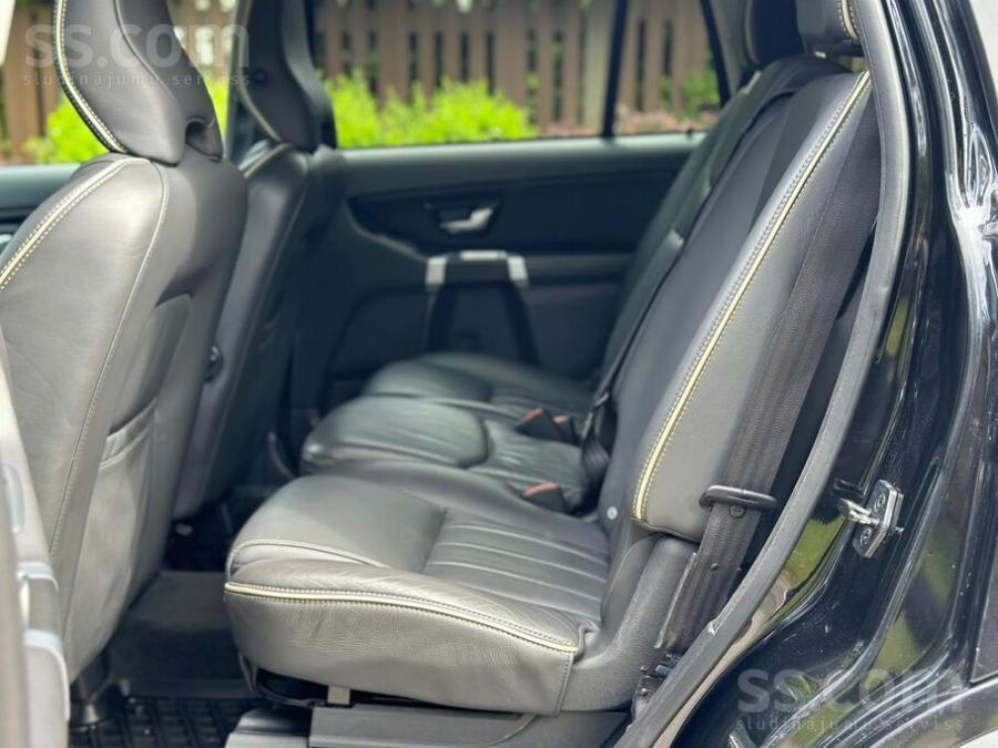 Melns Volvo XC90 2013 Rīga, ar dzinēja tilpumu 2.40 L un nobraukumu 326 tūkst. km par 10950 €, foto 22 vietnē AUTOMOTO.COM.LV
