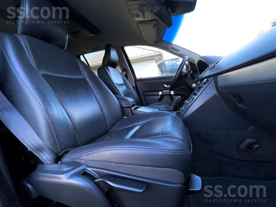 Melns Volvo XC90 2013 Jelgava, ar dzinēja tilpumu 2.40 L un nobraukumu 232 tūkst. km par 11590 €, foto 9 vietnē AUTOMOTO.COM.LV