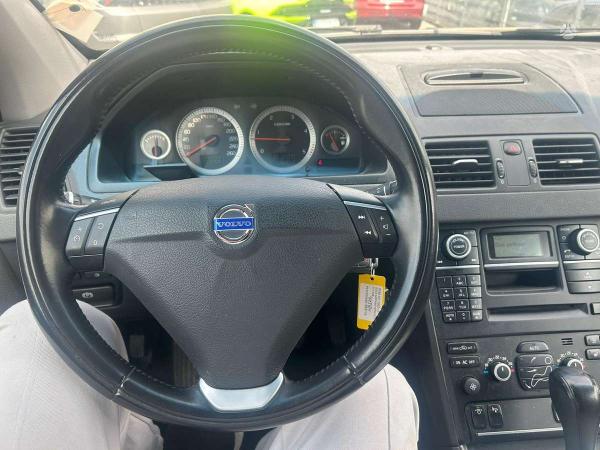 Melns Volvo XC90 2013 Kauņa, ar dzinēja tilpumu 2.40 L un nobraukumu 300 tūkst. km par 10800 €, foto 8 vietnē AUTOMOTO.COM.LV