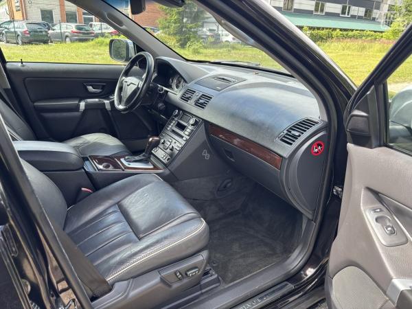 Melns Volvo XC90 2013 Prienai, ar dzinēja tilpumu 3.20 L un nobraukumu 229 tūkst. km par 7900 €, foto 9 vietnē AUTOMOTO.COM.LV