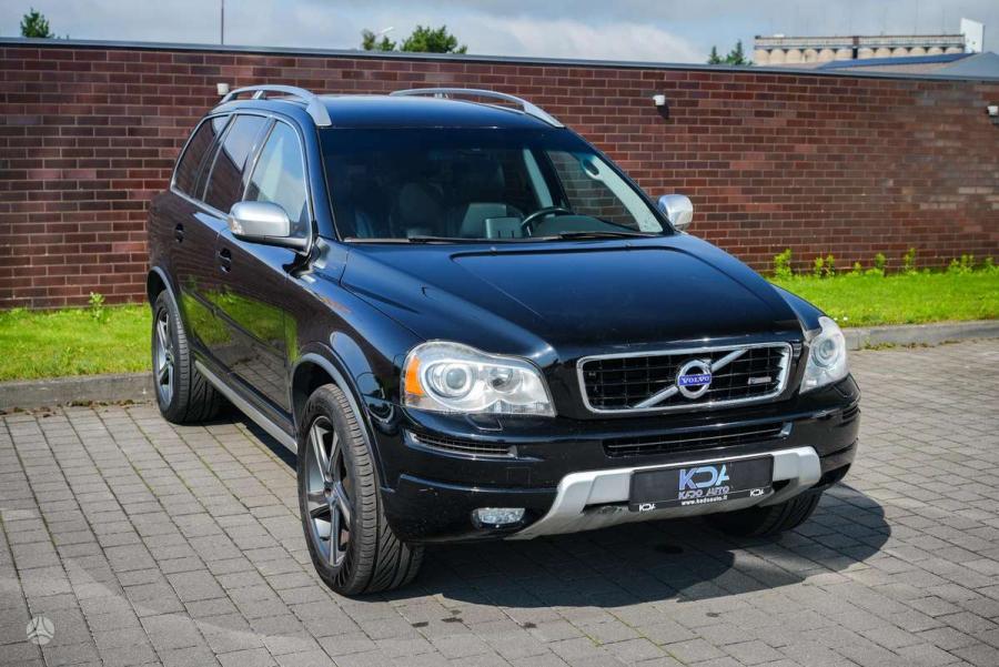 Black Volvo XC90 2013 in Marijampole, with an engine capacity of 2.40 L and mileage of 261 thousand km for 11950 €, photo 3 on AUTOMOTO.COM.LV