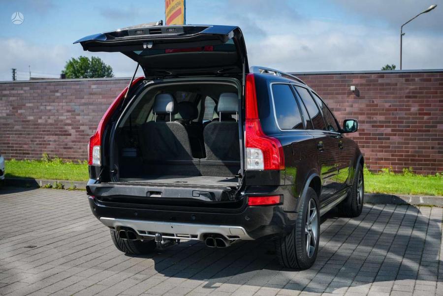 Black Volvo XC90 2013 in Marijampole, with an engine capacity of 2.40 L and mileage of 261 thousand km for 11950 €, photo 13 on AUTOMOTO.COM.LV