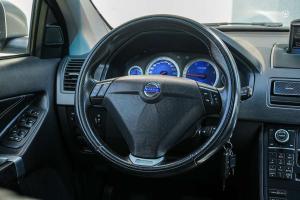Black Volvo XC90 2013 in Marijampole, with an engine capacity of 2.40 L and mileage of 261 thousand km for 11950 €, photo 17 on AUTOMOTO.COM.LV