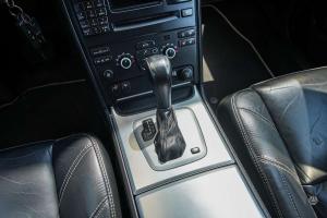 Black Volvo XC90 2013 in Marijampole, with an engine capacity of 2.40 L and mileage of 261 thousand km for 11950 €, photo 21 on AUTOMOTO.COM.LV