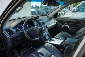 Black Volvo XC90 2013 in Marijampole, with an engine capacity of 2.40 L and mileage of 261 thousand km for 11950 €, photo 26 on AUTOMOTO.COM.LV