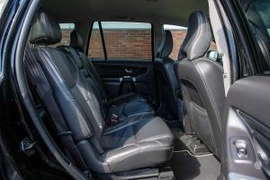 Black Volvo XC90 2013 in Marijampole, with an engine capacity of 2.40 L and mileage of 261 thousand km for 11950 €, photo 35 on AUTOMOTO.COM.LV