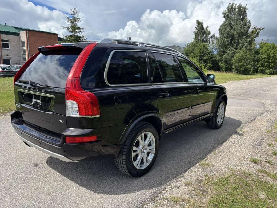 Black Volvo XC90 2013 in Prienai, with an engine capacity of 3.19 L and mileage of 229 thousand km for 7900 €, photo 8 on AUTOMOTO.COM.LV