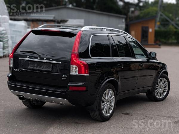 Black Volvo XC90 2013 in Jurmala, with an engine capacity of 2.40 L and mileage of 0 thousand km for 9950 €, photo 4 on AUTOMOTO.COM.LV