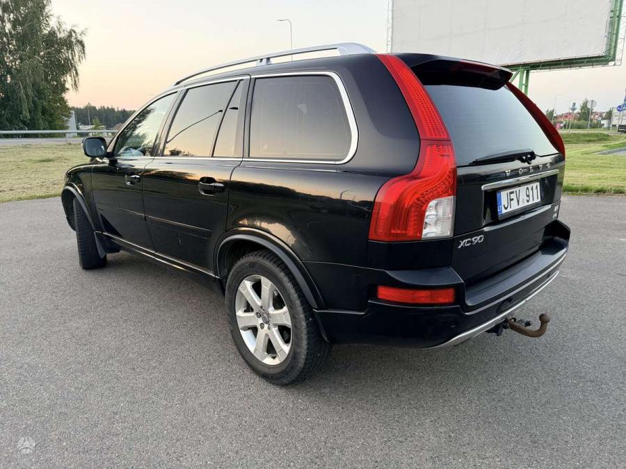 Melns Volvo XC90 2013 Kaišiadorys, ar dzinēja tilpumu 2.40 L un nobraukumu 350 tūkst. km par 12500 €, foto 4 vietnē AUTOMOTO.COM.LV