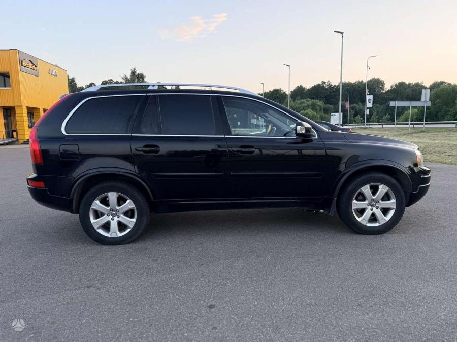 Melns Volvo XC90 2013 Kaišiadorys, ar dzinēja tilpumu 2.40 L un nobraukumu 350 tūkst. km par 12500 €, foto 6 vietnē AUTOMOTO.COM.LV