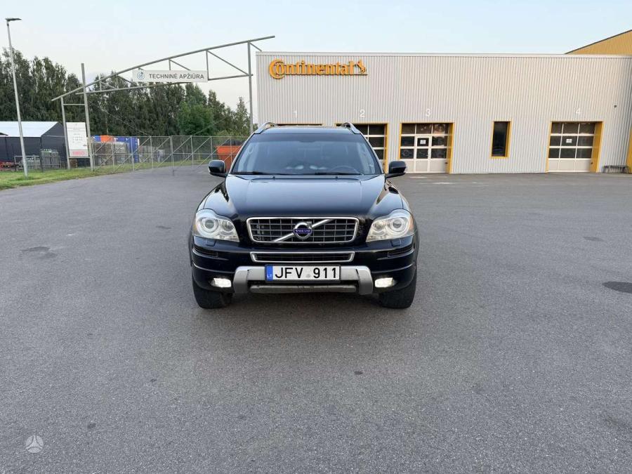 Melns Volvo XC90 2013 Kaišiadorys, ar dzinēja tilpumu 2.40 L un nobraukumu 350 tūkst. km par 12500 €, foto 9 vietnē AUTOMOTO.COM.LV