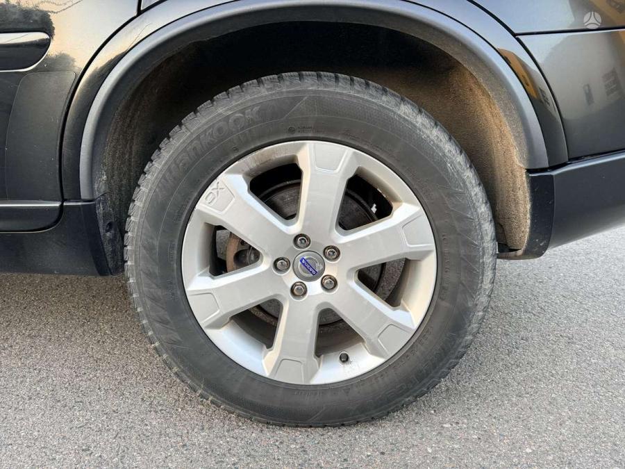 Melns Volvo XC90 2013 Kaišiadorys, ar dzinēja tilpumu 2.40 L un nobraukumu 350 tūkst. km par 12500 €, foto 10 vietnē AUTOMOTO.COM.LV