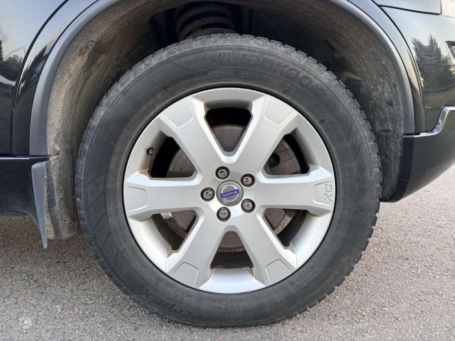 Melns Volvo XC90 2013 Kaišiadorys, ar dzinēja tilpumu 2.40 L un nobraukumu 350 tūkst. km par 12500 €, foto 16 vietnē AUTOMOTO.COM.LV