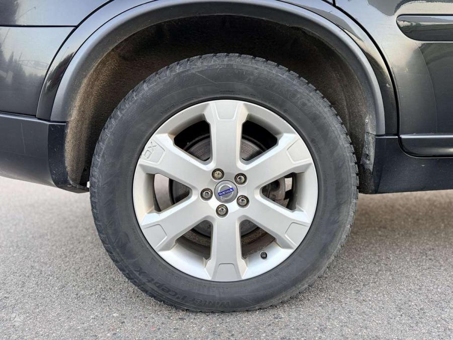 Melns Volvo XC90 2013 Kaišiadorys, ar dzinēja tilpumu 2.40 L un nobraukumu 350 tūkst. km par 12500 €, foto 19 vietnē AUTOMOTO.COM.LV