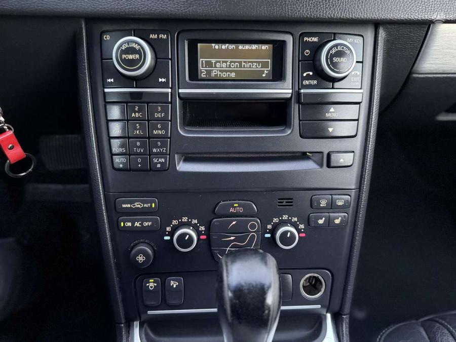 Melns Volvo XC90 2013 Kaišiadorys, ar dzinēja tilpumu 2.40 L un nobraukumu 350 tūkst. km par 12500 €, foto 25 vietnē AUTOMOTO.COM.LV