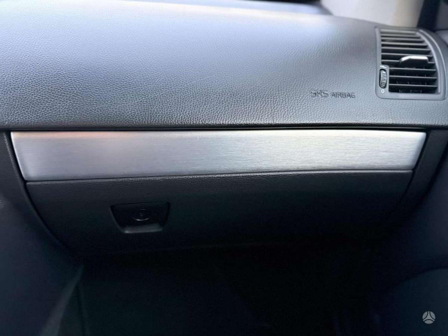Melns Volvo XC90 2013 Kaišiadorys, ar dzinēja tilpumu 2.40 L un nobraukumu 350 tūkst. km par 12500 €, foto 29 vietnē AUTOMOTO.COM.LV