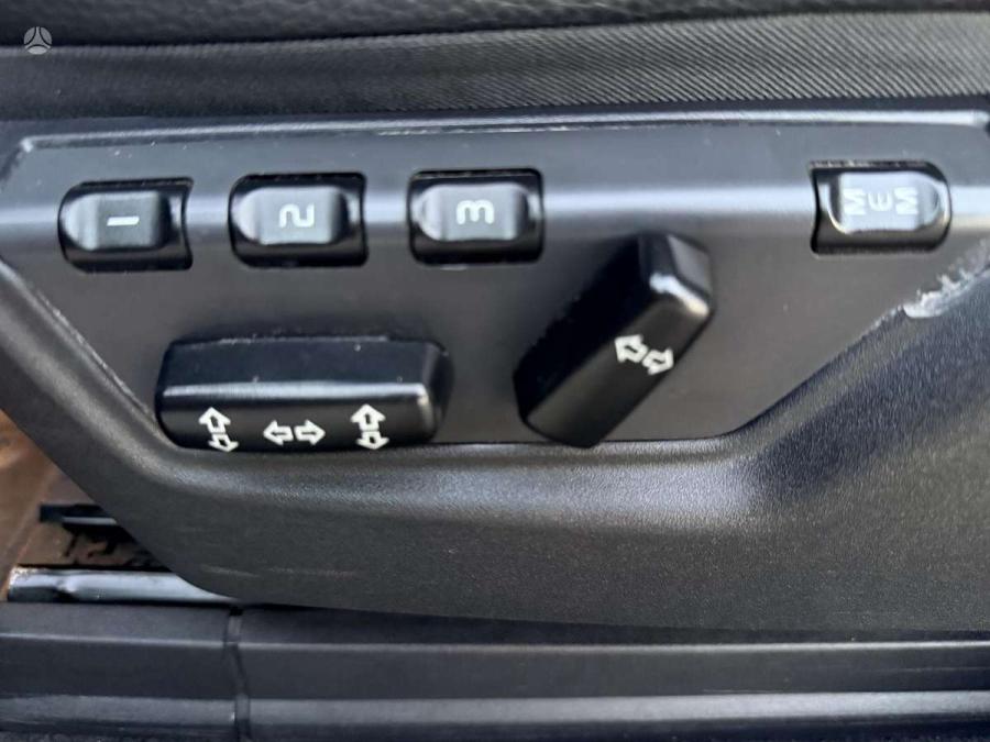 Melns Volvo XC90 2013 Kaišiadorys, ar dzinēja tilpumu 2.40 L un nobraukumu 350 tūkst. km par 12500 €, foto 32 vietnē AUTOMOTO.COM.LV