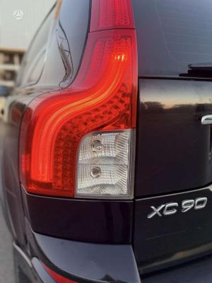 Melns Volvo XC90 2013 Kaišiadorys, ar dzinēja tilpumu 2.40 L un nobraukumu 350 tūkst. km par 12500 €, foto 42 vietnē AUTOMOTO.COM.LV