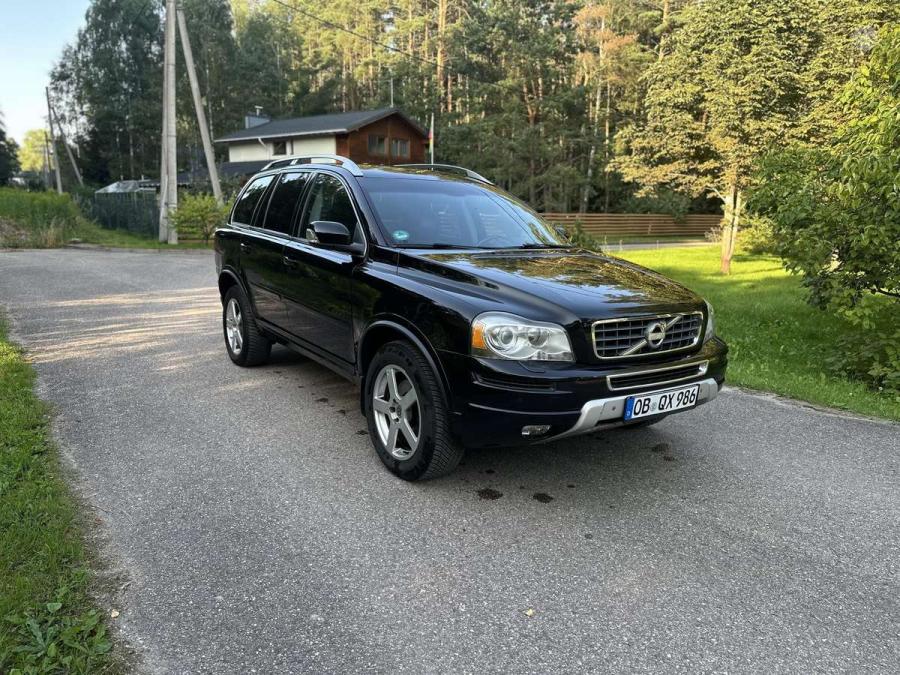 Melns Volvo XC90 2013 Viļņa, ar dzinēja tilpumu 2.40 L un nobraukumu 248 tūkst. km par 13000 €, foto 1 vietnē AUTOMOTO.COM.LV