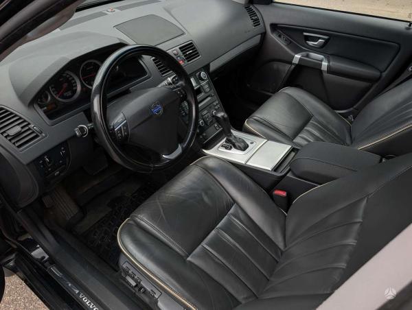 Melns Volvo XC90 2013 Jūrmala, ar dzinēja tilpumu 2.40 L un nobraukumu 325 tūkst. km par 9450 €, foto 8 vietnē AUTOMOTO.COM.LV