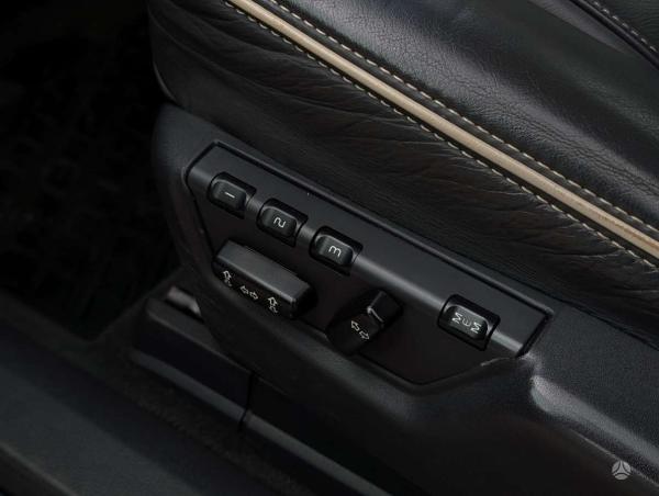 Melns Volvo XC90 2013 Jūrmala, ar dzinēja tilpumu 2.40 L un nobraukumu 325 tūkst. km par 9450 €, foto 9 vietnē AUTOMOTO.COM.LV