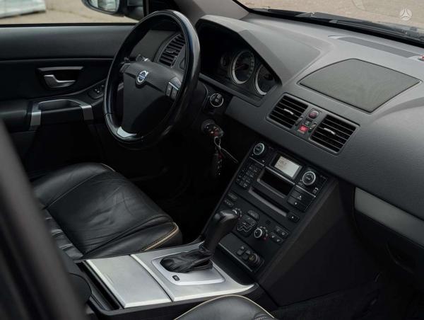 Melns Volvo XC90 2013 Jūrmala, ar dzinēja tilpumu 2.40 L un nobraukumu 325 tūkst. km par 9450 €, foto 11 vietnē AUTOMOTO.COM.LV