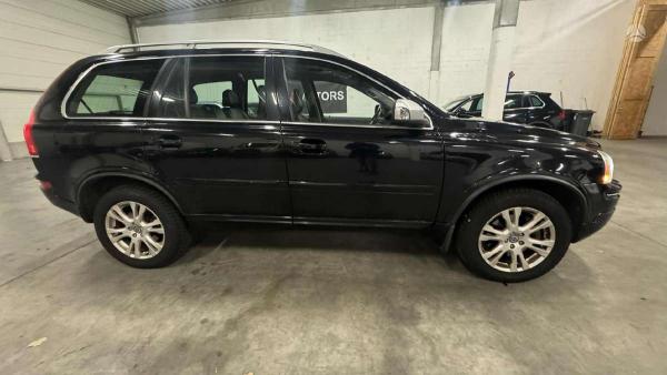 Melns Volvo XC90 2014 Kauņa, ar dzinēja tilpumu 2.40 L un nobraukumu 266 tūkst. km par 10500 €, foto 6 vietnē AUTOMOTO.COM.LV