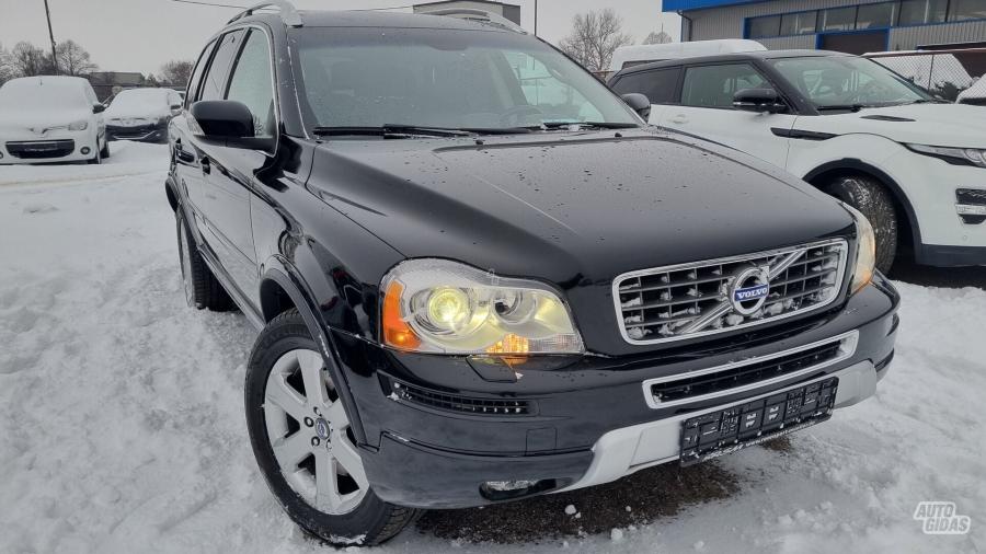 Black Volvo XC90 2014 in Siauliai, with an engine capacity of 2.40 L and mileage of 225 thousand km for 12300 €, photo 4 on AUTOMOTO.COM.LV