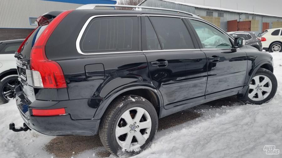 Black Volvo XC90 2014 in Siauliai, with an engine capacity of 2.40 L and mileage of 225 thousand km for 12300 €, photo 12 on AUTOMOTO.COM.LV