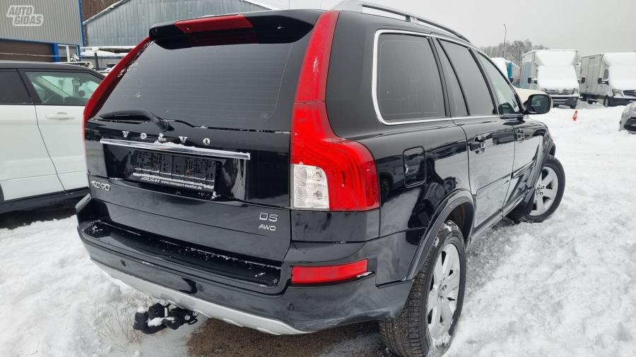 Black Volvo XC90 2014 in Siauliai, with an engine capacity of 2.40 L and mileage of 225 thousand km for 12300 €, photo 13 on AUTOMOTO.COM.LV