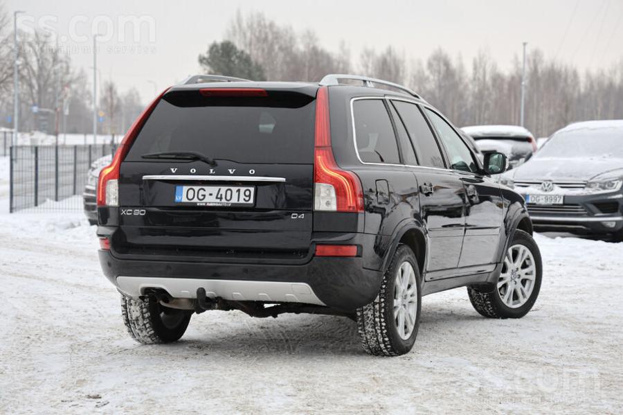 Melns Volvo XC90 2014 Jelgava, ar dzinēja tilpumu 2.40 L un nobraukumu 0 tūkst. km par 12500 €, foto 5 vietnē AUTOMOTO.COM.LV