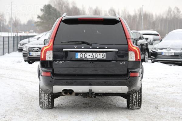 Black Volvo XC90 2014 in Jelgava, with an engine capacity of 2.40 L and mileage of 0 thousand km for 12500 €, photo 6 on AUTOMOTO.COM.LV