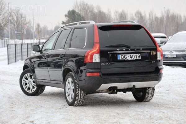 Black Volvo XC90 2014 in Jelgava, with an engine capacity of 2.40 L and mileage of 0 thousand km for 12500 €, photo 7 on AUTOMOTO.COM.LV