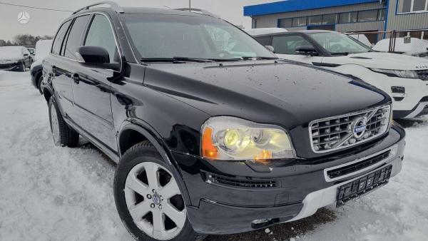 Black Volvo XC90 2014 in Siauliai, with an engine capacity of 2.40 L and mileage of 225 thousand km for 12200 €, photo 3 on AUTOMOTO.COM.LV