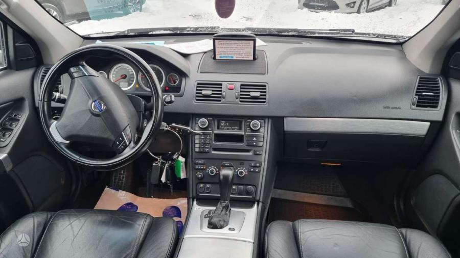 Melns Volvo XC90 2014 Šauļi, ar dzinēja tilpumu 2.40 L un nobraukumu 225 tūkst. km par 12200 €, foto 17 vietnē AUTOMOTO.COM.LV