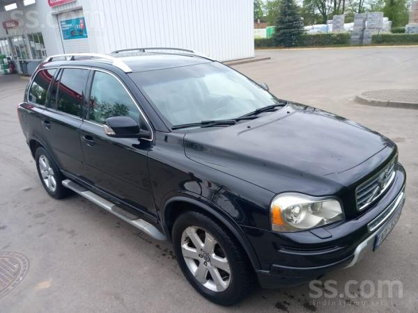 Black Volvo XC90 2014 in Jelgava, with an engine capacity of 2.40 L and mileage of 225 thousand km for 11400 €, photo 1 on AUTOMOTO.COM.LV