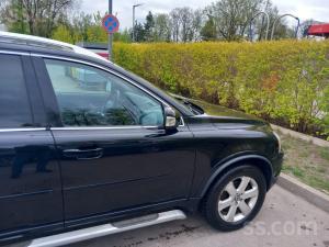 Melns Volvo XC90 2014 Jelgava, ar dzinēja tilpumu 2.40 L un nobraukumu 225 tūkst. km par 11400 €, foto 5 vietnē AUTOMOTO.COM.LV