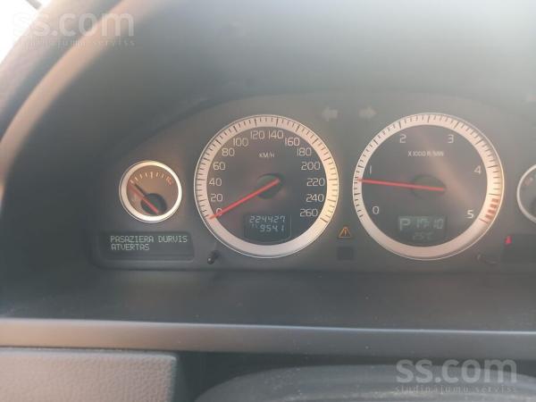 Melns Volvo XC90 2014 Jelgava, ar dzinēja tilpumu 2.40 L un nobraukumu 225 tūkst. km par 11400 €, foto 6 vietnē AUTOMOTO.COM.LV