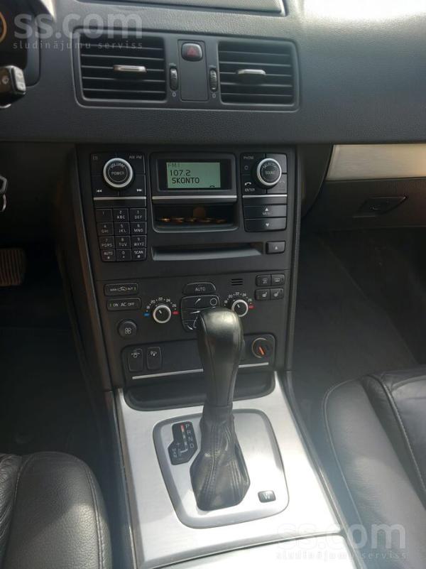 Melns Volvo XC90 2014 Jelgava, ar dzinēja tilpumu 2.40 L un nobraukumu 225 tūkst. km par 11400 €, foto 9 vietnē AUTOMOTO.COM.LV