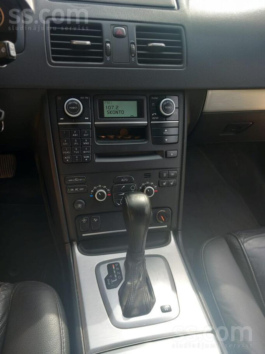 Melns Volvo XC90 2014 Jelgava, ar dzinēja tilpumu 2.40 L un nobraukumu 225 tūkst. km par 11400 €, foto 10 vietnē AUTOMOTO.COM.LV